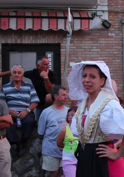 Watch Bare Feet with Mickela Mallozzi S01:E01 - Dancing in My Italy ...