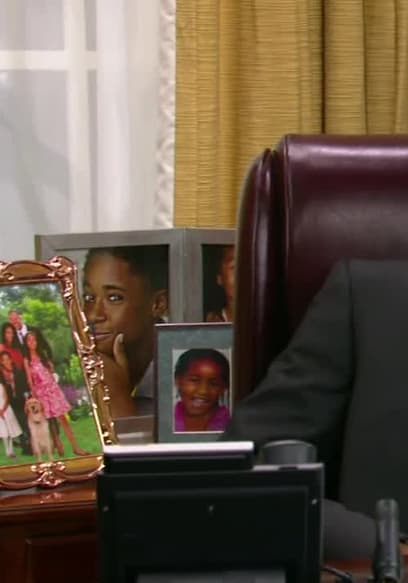 Watch The First Family S01:E14 - The First Friends & The First Love ...