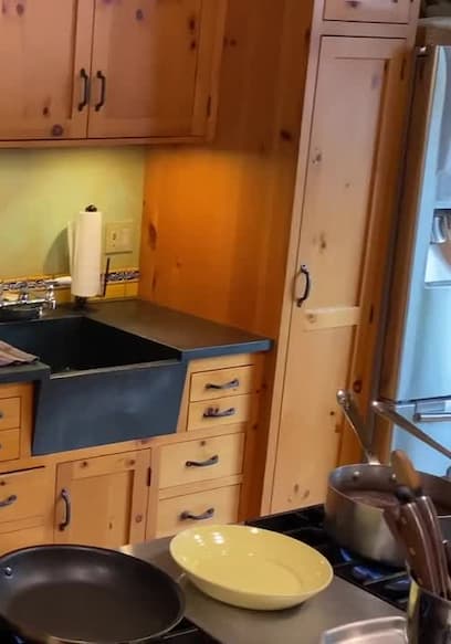 Watch Exploring Mexico's Kitchen With Rick Bayless S02:E13 - Queso ...