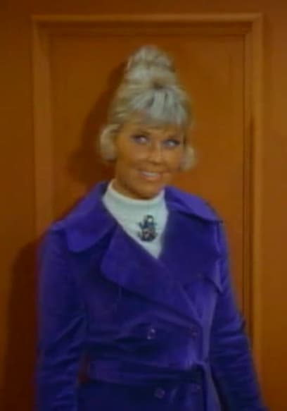 Watch The Doris Day Show S04:E12 - Doris and the Doctor - Free TV Shows ...