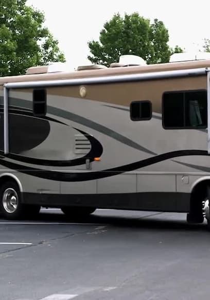 Watch Big Time RV S01:E03 - A $100,000 Dishwasher - Free TV Shows | Tubi