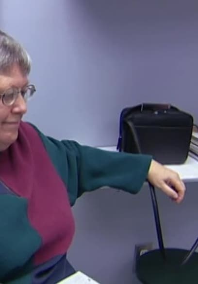 Watch The Surgeons S02:E11 - Dr. Arianna Dal Cin - Free TV Shows | Tubi