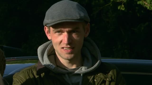 Watch Four in a Bed S09:E11 - The Bell House Hotel - Free TV Shows | Tubi