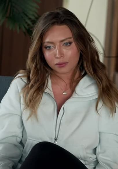 Watch House of Heat S01:E09 - A House Divided - Free TV Shows | Tubi