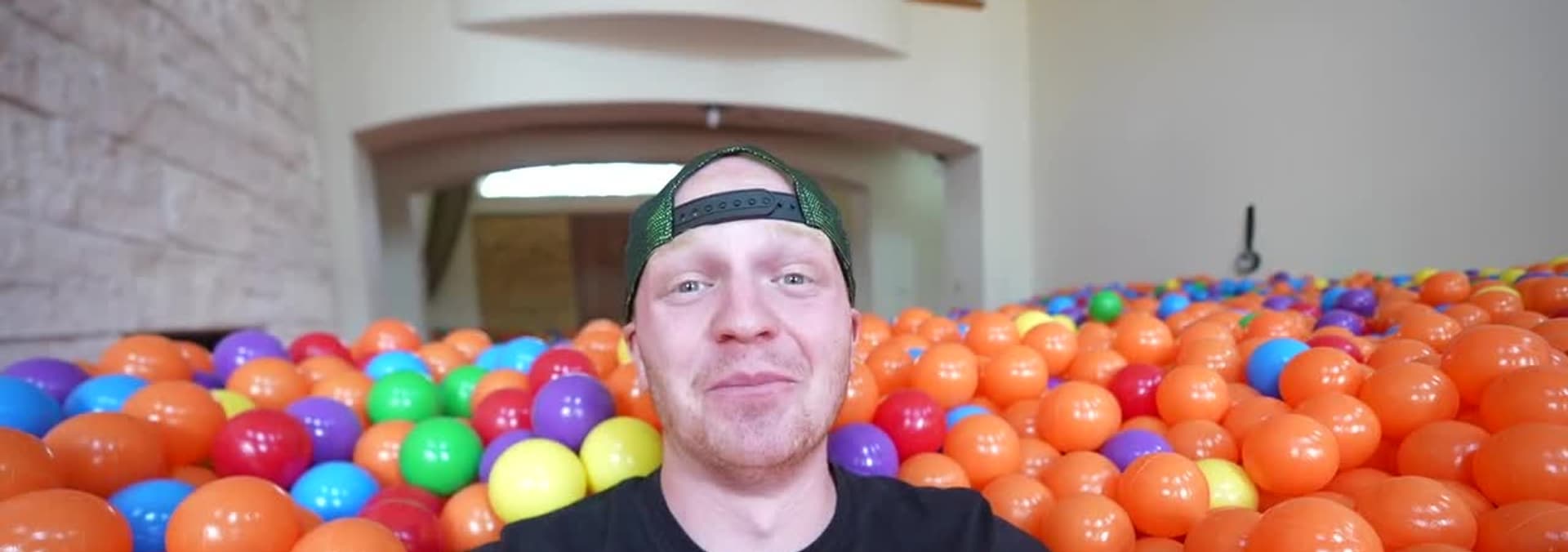 Watch Unspeakable S11:E07 - Destroying World's Strongest Minecraft Pig ...