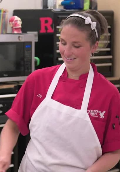 Watch Cake Boss S15:E10 - The Next Great Bride - Free TV Shows | Tubi