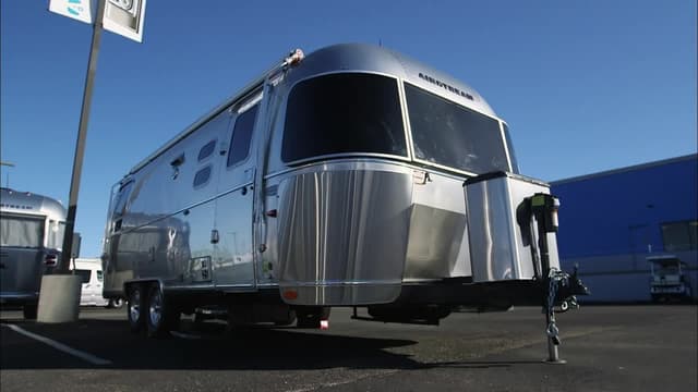 Watch Big Time RV S02:E05 - Too Big to Drive - Free TV Shows | Tubi