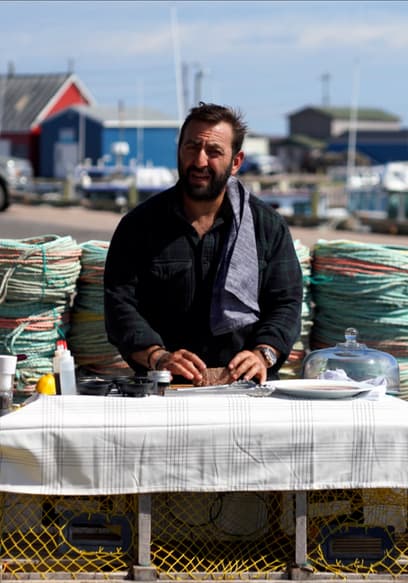 Watch Man Eats Wild S02:E10 - 1,000 Tuna Quest - Free TV Shows | Tubi