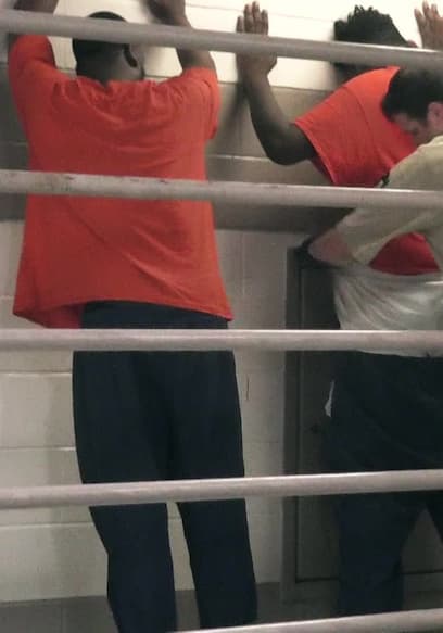 Watch 60 Days In S06:E01 - Should Have Stayed a Fan - Free TV Shows | Tubi