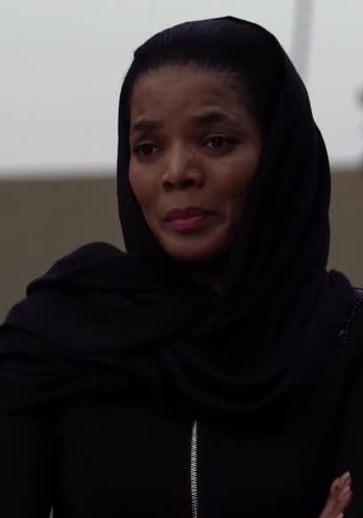 Watch The Queen S01:E196 - Ghosts and Lovers - Free TV Shows | Tubi