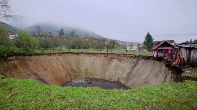 Watch Desperate Hours S01:E07 - Geological Disasters - Free TV Shows | Tubi