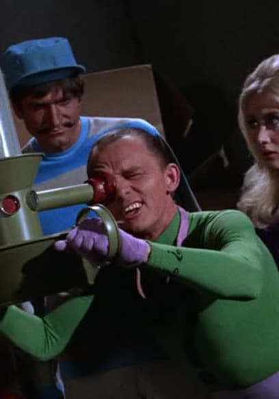 Watch Batman S01:E24 - Give 'Em the Axe - Free TV Shows | Tubi