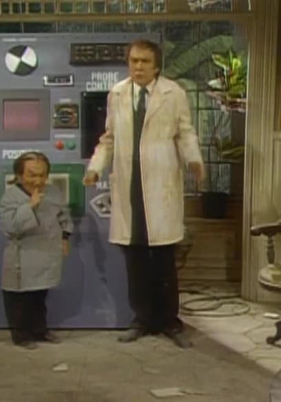 Watch Dr. Shrinker S01:E02 - The Shake-Up / The Shrinkie Sale - Free TV Shows | Tubi