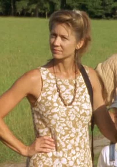 Watch Sheena S01:E05 - Tourist Trap - Free TV Shows | Tubi