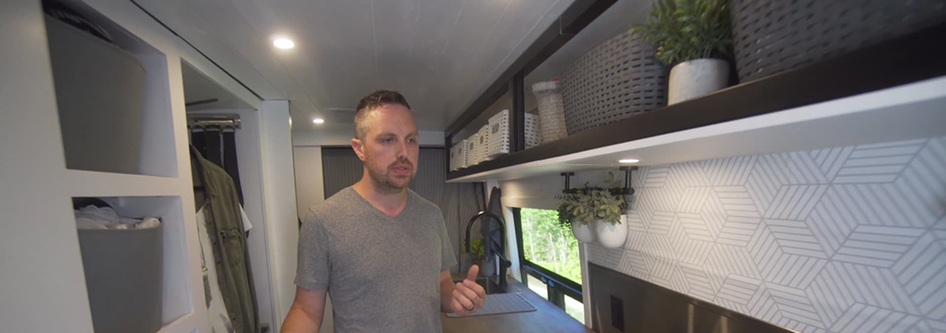 Watch Alternative Dwellings S04:E02 - 4x4 DIY Stealth Sprinter Van With ...