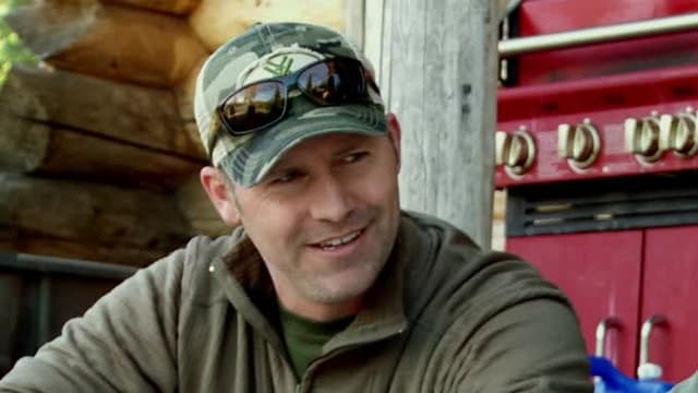 Watch MeatEater S04:E17 - Bear With Seal: Alaska Bear Hunt (Pt. 1 ...