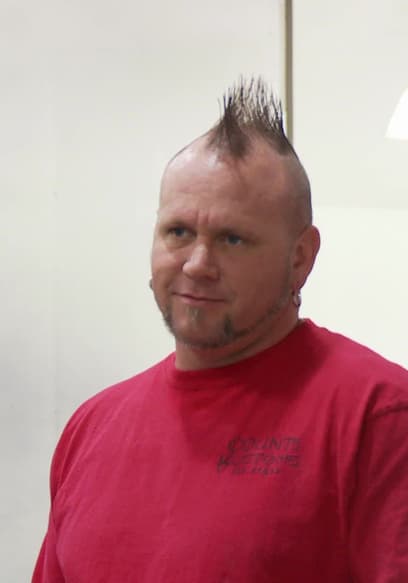 Watch Counting Cars S06:E15 - Superfine Econoline - Free TV Shows | Tubi