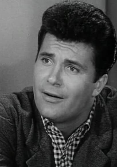 Watch The Beverly Hillbillies S02:E42 - Jethro's First Love - Free TV ...