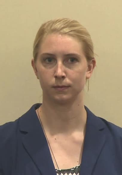 Watch That Chapter S04:E04 - The Twisting Tyburski Family Affair - Free ...