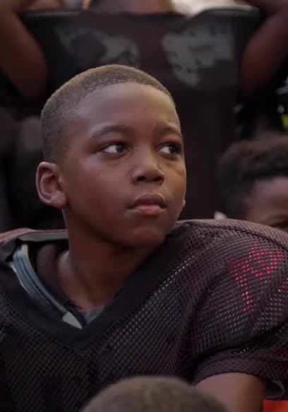 Watch QB1: Beyond the Lights S04:E01 - A Game for the Few - Free TV ...