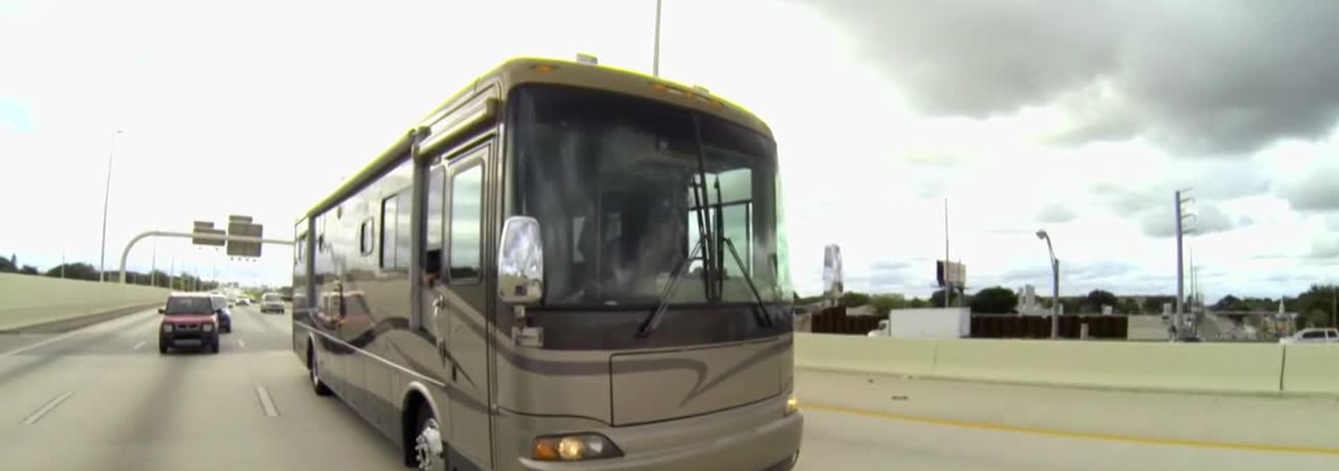 Watch Big Time RV S01:E03 - A $100,000 Dishwasher - Free TV Shows | Tubi