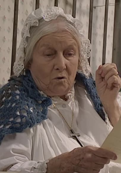 Watch 'Allo 'Allo! S09:E04 - Tarts and Flickers - Free TV Shows | Tubi