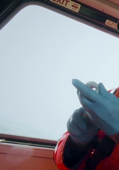 Watch Helicopter ER S01:E09 - Episode 9 - Free TV Shows | Tubi
