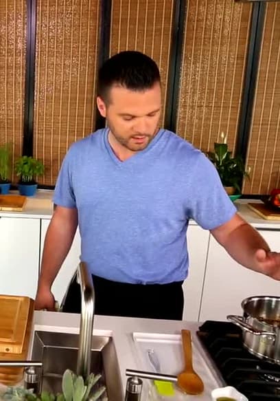 Watch Simply Ming S14:E23 - Robert Sisca - Free TV Shows | Tubi