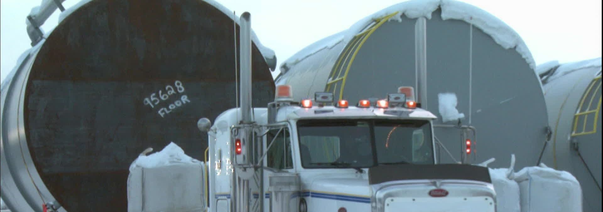 Watch Ice Road Truckers S01:E01 - Ready to Roll - Free TV Shows | Tubi