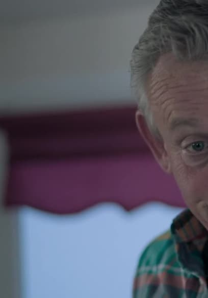 Watch Warren S01:E05 - The Holiday - Free TV Shows | Tubi