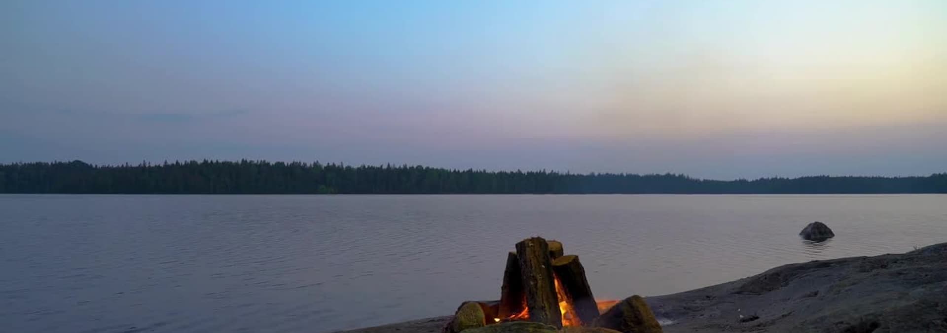 Watch Fireplace Lounge S03:E05 - Calming Outdoor Campfire - Free TV ...