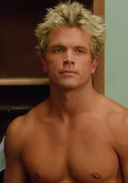 Watch Baywatch S09:E11 - The Edge - Free TV Shows | Tubi