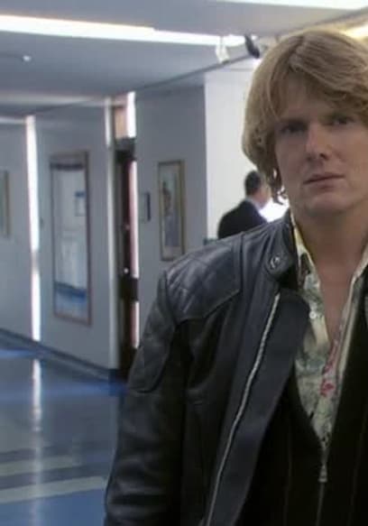 Watch Green Wing S02:E09 - Christmas Special - Free TV Shows | Tubi