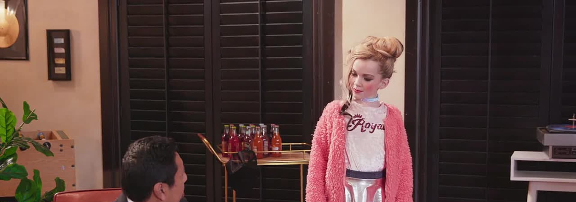 Watch The Beverlys S01:E05 - The Beverly Photo Shoot - Free TV Shows | Tubi