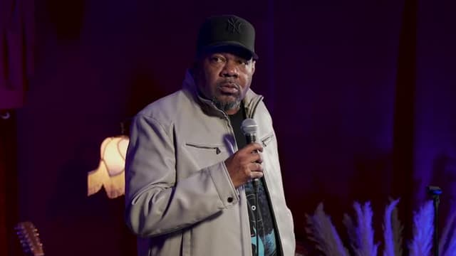 Watch Live From the Living Room S01:E02 - Mike Bonner - Free TV Shows ...