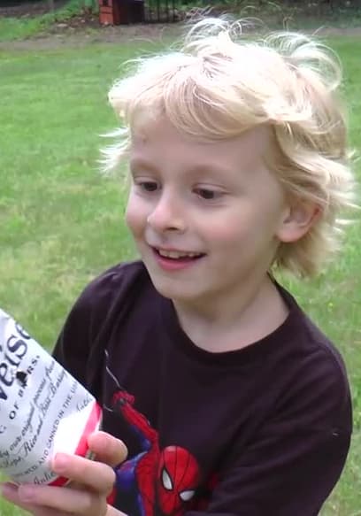 Watch The Berry Farm Chicken Cabin S01:E02 - Over the Fire With Jax ...