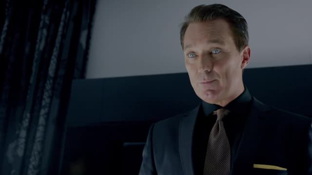 Watch Hustle S08:E02 - Picasso Finger Painting - Free TV Shows | Tubi