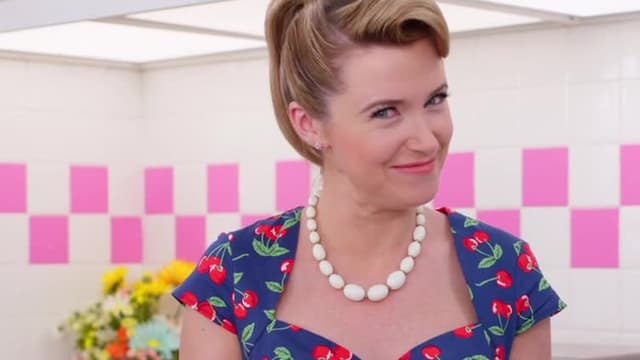 Watch Flour Power S02:E11 - Country Fair - Free TV Shows | Tubi