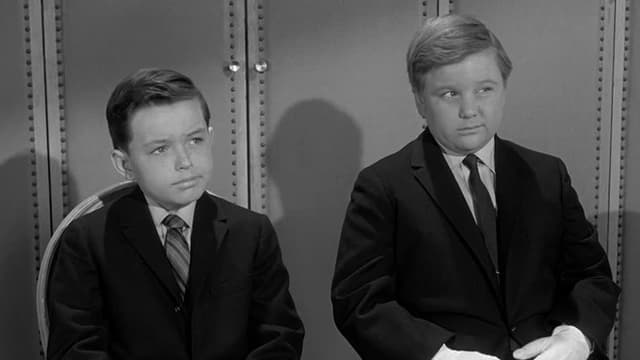 Watch Leave It to Beaver S03:E21 - Beaver's Dance - Free TV Shows | Tubi