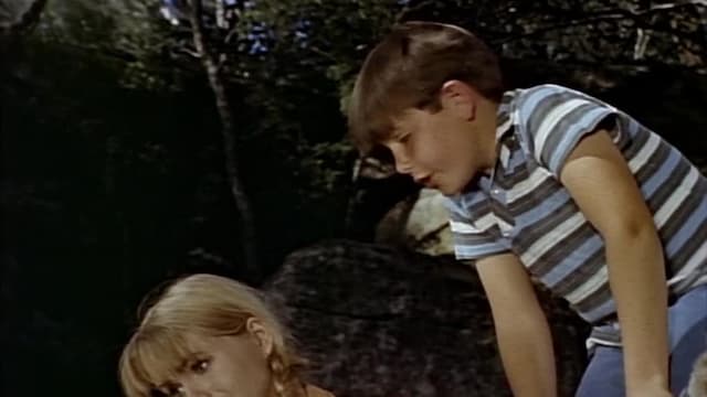 Watch Skippy S01:E01 - Poachers - Free TV Shows | Tubi