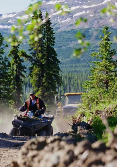 Watch Jade Fever S03:E03 - Diggin In - Free TV Shows | Tubi