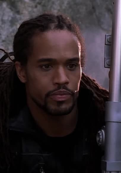 Watch Andromeda S02:E07 - Una Salus Victus - Free TV Shows | Tubi