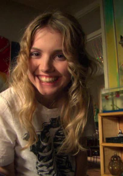 Watch Skins S02:E09 - Cassie - Free TV Shows | Tubi