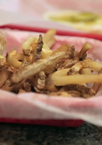 Watch Burger Land S01:E10 - Tennessee Blues Burgers - Free TV Shows | Tubi