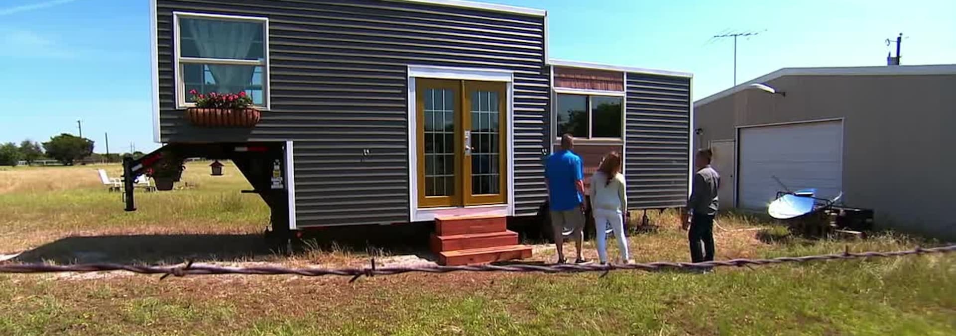Watch Tiny House Hunters S03:E26 - Living Tiny in Texas - Free TV Shows ...