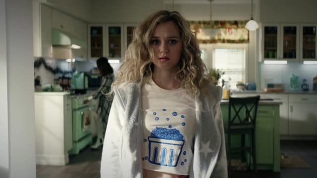 Watch Stargirl S02:E02 - Summer School: Chapter Two - Free TV Shows | Tubi