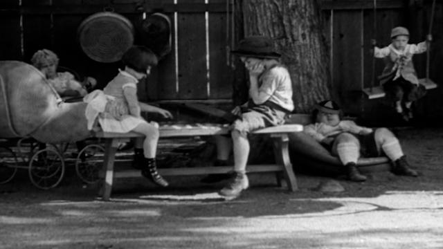 Watch The Little Rascals S01:E18 - Bargain Days - Free TV Shows | Tubi