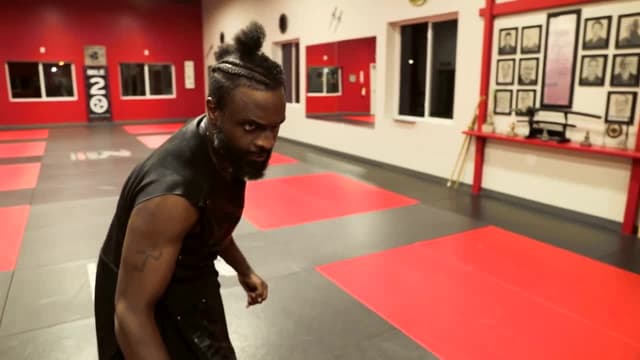 Watch My Neck S01:E06 - The Final Necking Battle - Free TV Shows | Tubi