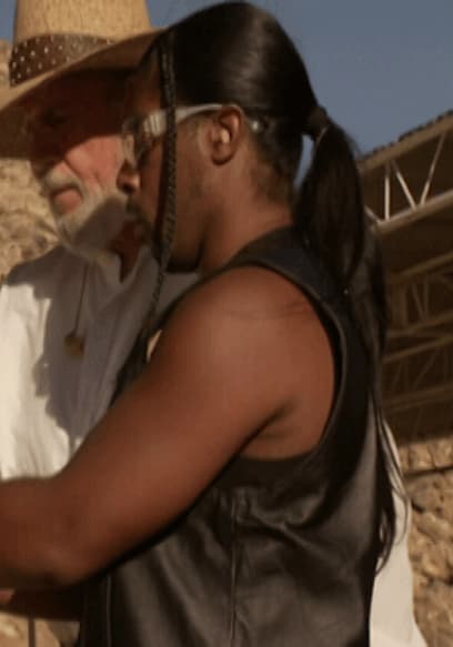 Watch Real and Chance: The Legend Hunters S01:E05 - Wolf - Free TV ...