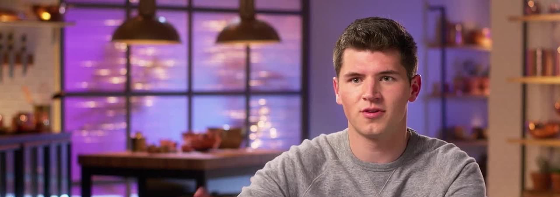 Watch MasterChef S10:E12 - King of the Crabs - Free TV Shows | Tubi